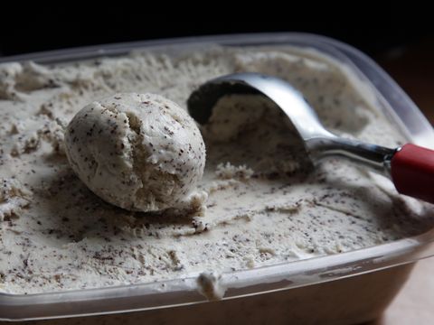 Stracciatella ijs | Marionsrecepten.nl